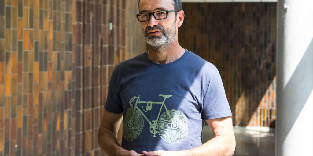 Tenkrát v listopadu: Oldřich Semerák | Matfyz.cz